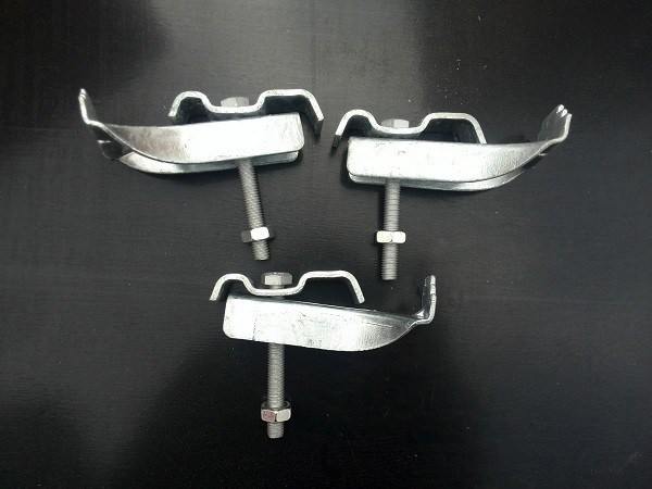 Durable Galvanized Carbon Steel Q235 Fixing Clips For Mesh And GRP Flooring